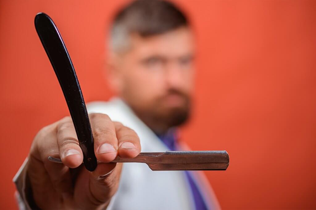 5 Best Straight Razors of 2019 • Cut-Throat Review by PRO Barber 💈